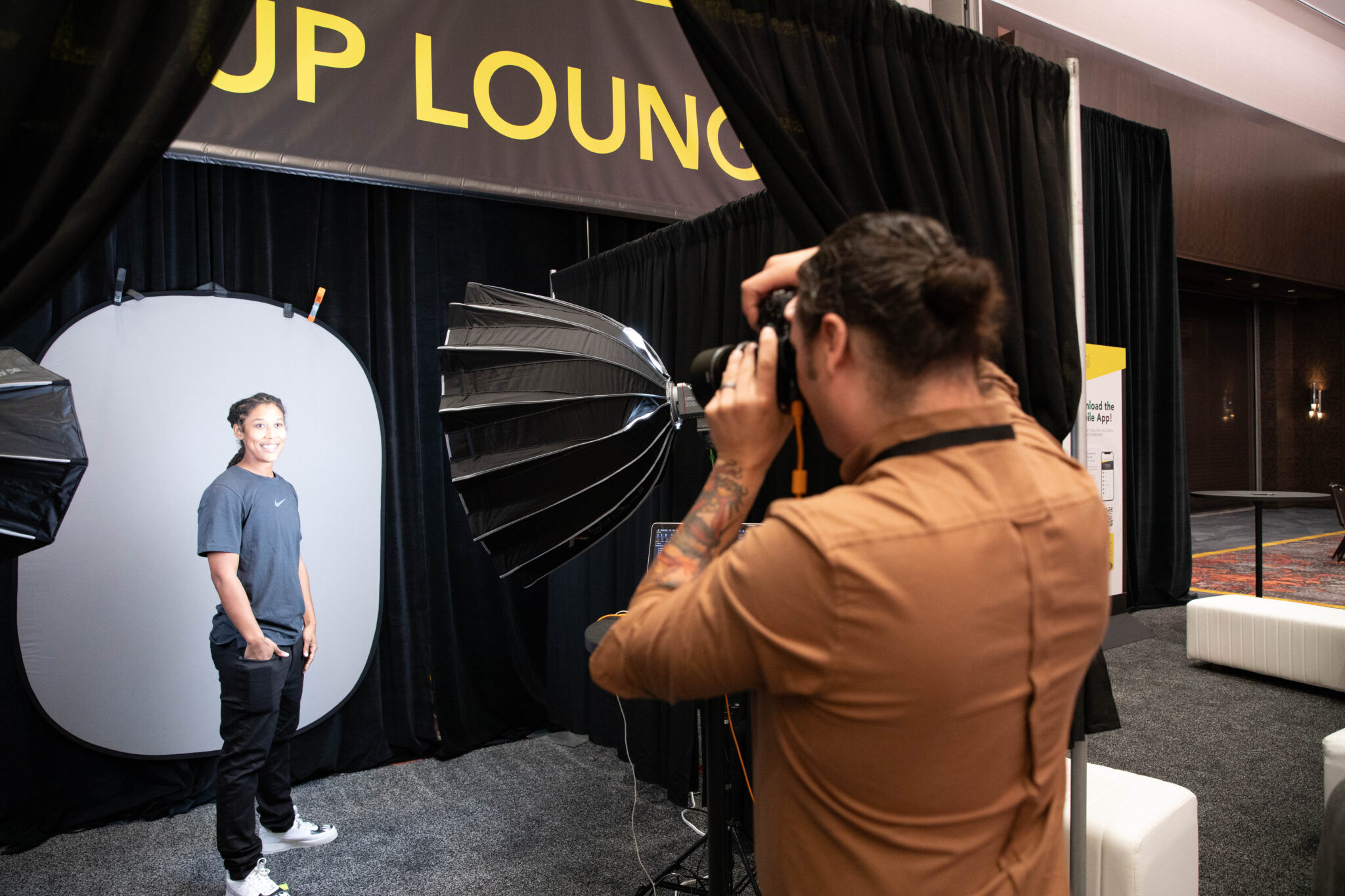 Level Up Lounge | Commercial UAV Expo